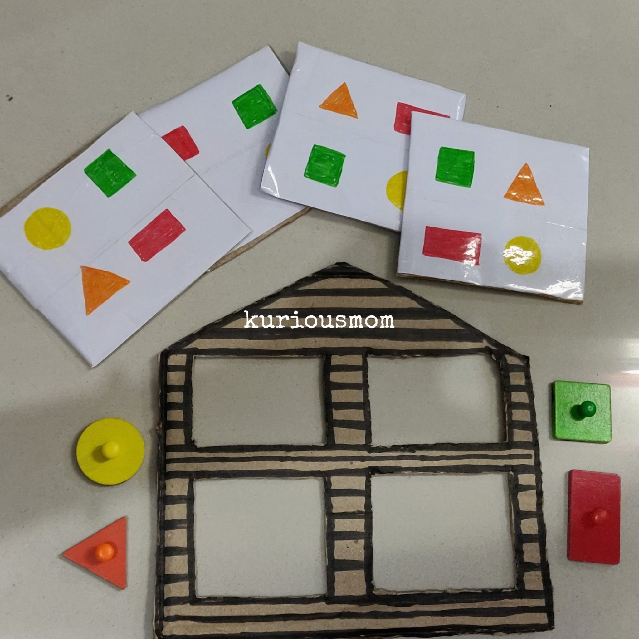 Replicate the pattern of shapes